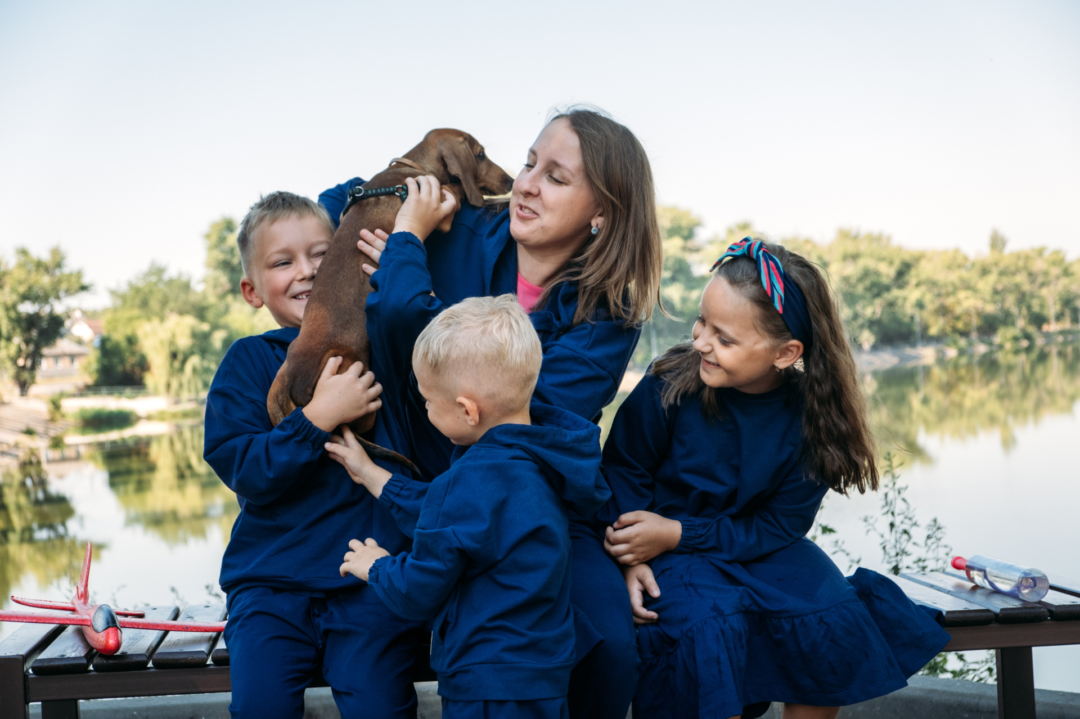 Single Parents and Support Systems: The Role of Community and Family ...